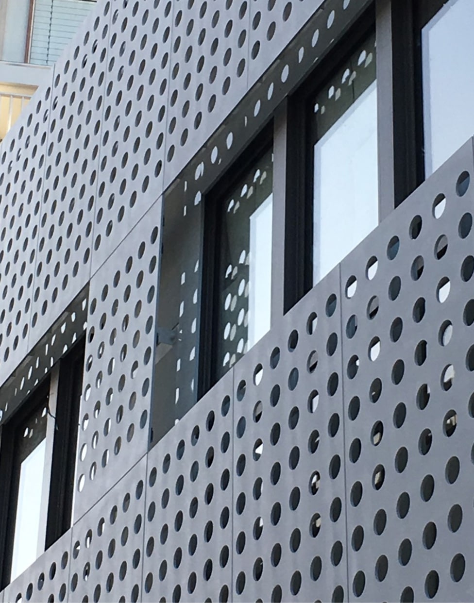 CREA DIFFUSION, spécialiste et transformateur Corian